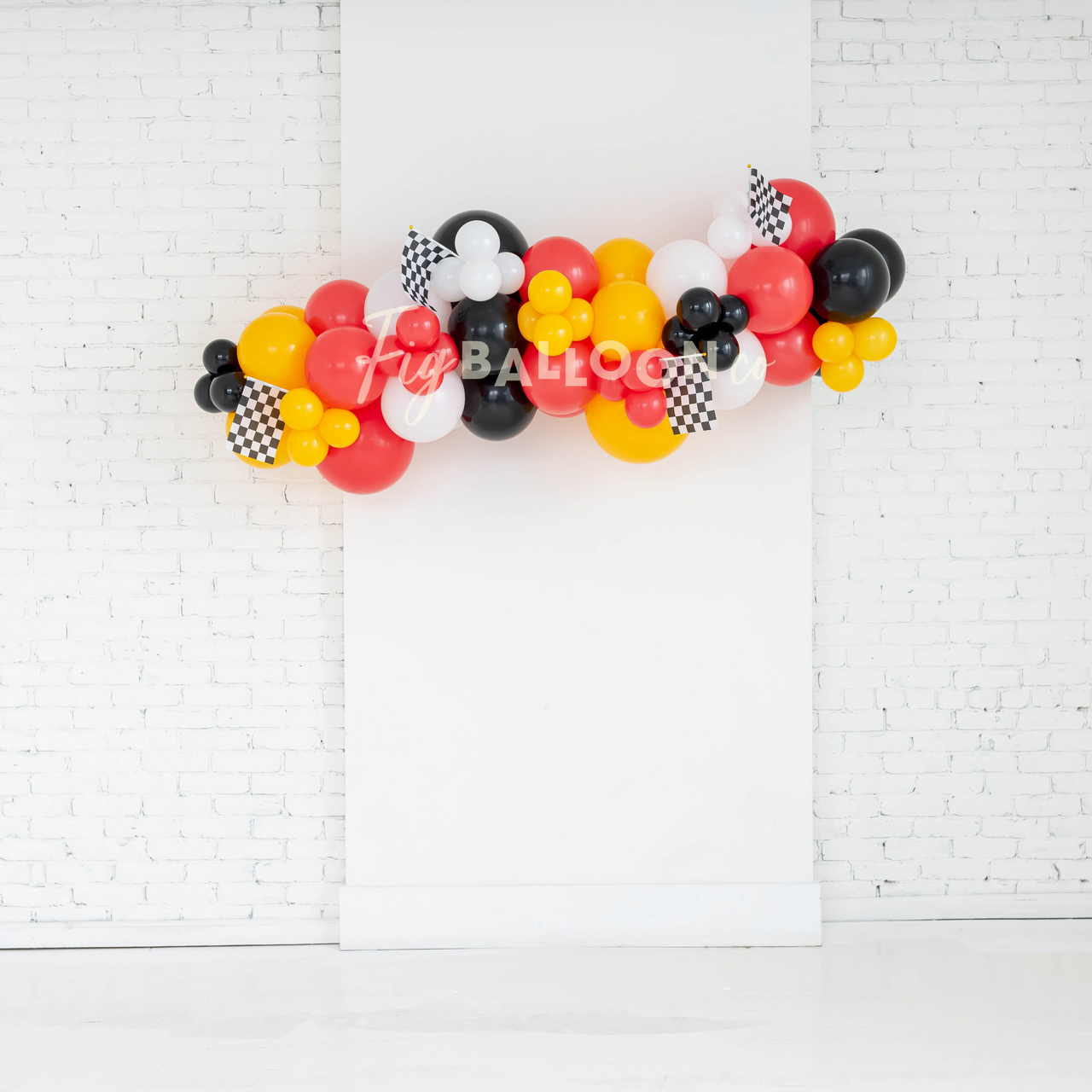 Racecar Finish Line Balloon Garland – Fig Balloon Co.